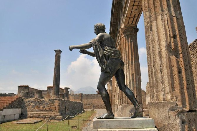 Pompeii and Herculaneum Day Trip - Exploring Pompeii