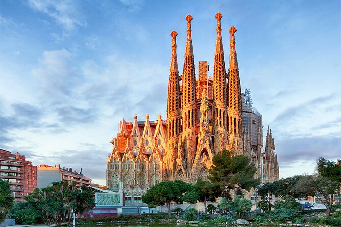 Private Arrival Transfer From El Prat Airport to Central Barcelona - Accessibility and Limitations