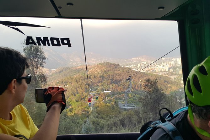 Private San Cristobal Hill Mountain Bike Tour - Descent to Bicentennial Park