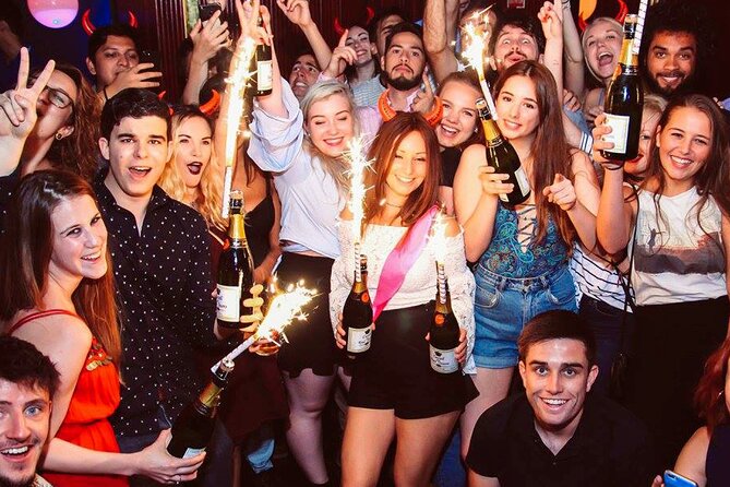 Pub Crawl Barcelona by EVOLVE the BEST Night Experience - Personalized Exploration With Friendly Guides