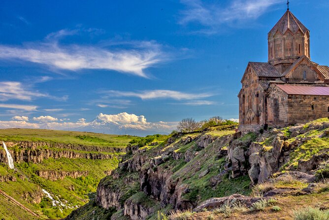 Saghmosavank Group Tour Review: A Memorable Experience - Professionalism and Language Capabilities of the Guide