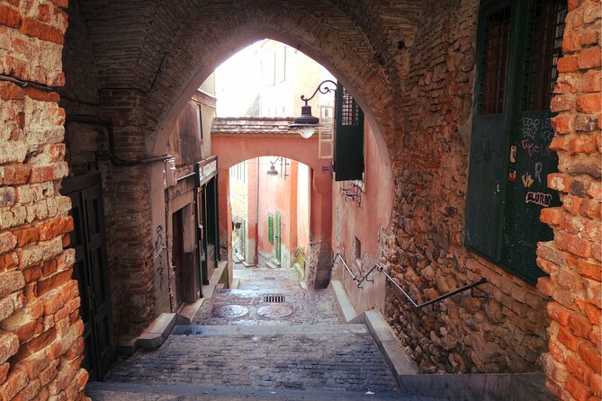 Sibiu Old Town Exploration Game Review - Immersive Gameplay and Historical Exploration