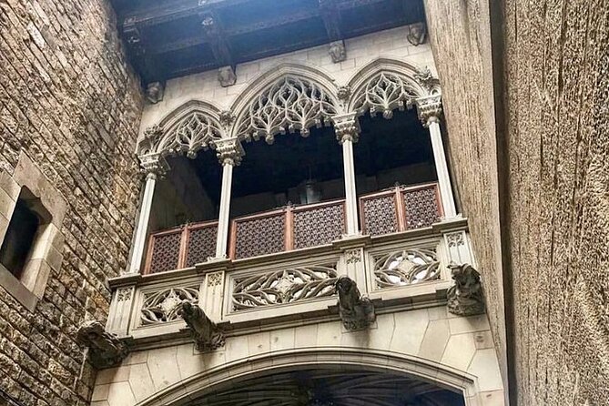 Small Group Barcelona Walking Tour, Flamenco Show & Tapas Dinner - Flamenco Show at a 17th-Century Castle