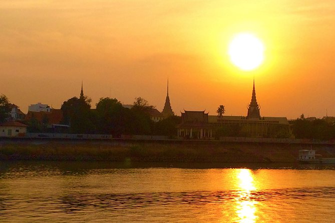 Sunset Cruise with unlimited beer & soft drinks -English speaking guide on board - Who Should Book This Tour?