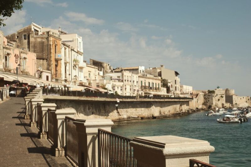 Syracuse: Guided Bike Tour at Ortigia Island - Group Options and Guided Experience