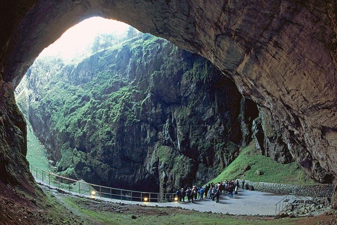 THE PUNKVA CAVE, MACOCHA ABYSS and the PERNSTEJN CASTLE - Practical Tips for Your Tour: What to Know Before You Go