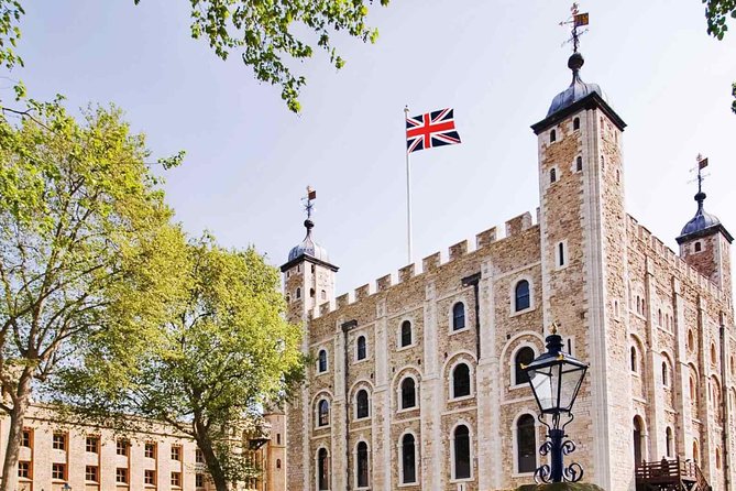 Tower of London & 30+ London Sights Walking Tour - Exploring the Tower of London
