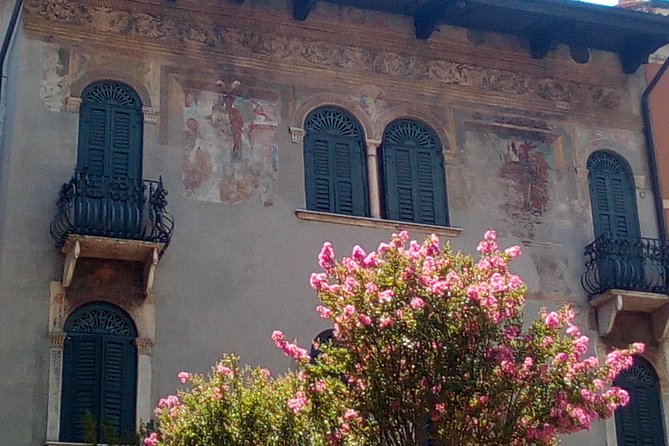 Verona Moonlight Walking Tour - Discovering Veronas Iconic Landmarks After Dark