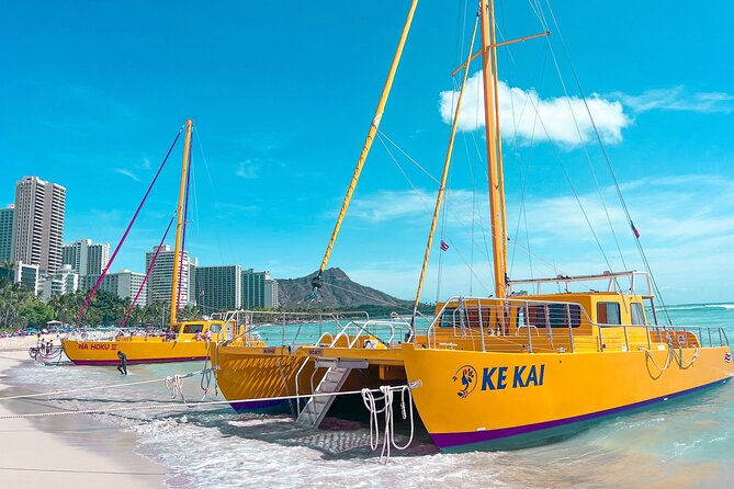 Waikiki Beach Sunset Sail - Preparing for the Sail
