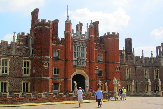 Windsor Castle and Hampton Court Private Car Tour - Notable Reviews