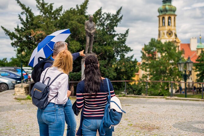 1-Hour Introductory Tour of Prague Castle With Fast-GET Admission Ticket - Booking Flexibility and Pricing