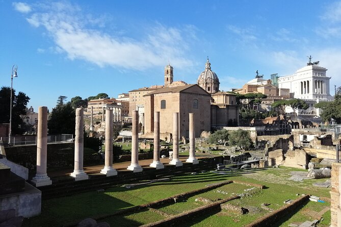 Colosseum Underground & Roman Forum: Exclusive Small Group Tour - Knowledgeable Blue Badge Guides