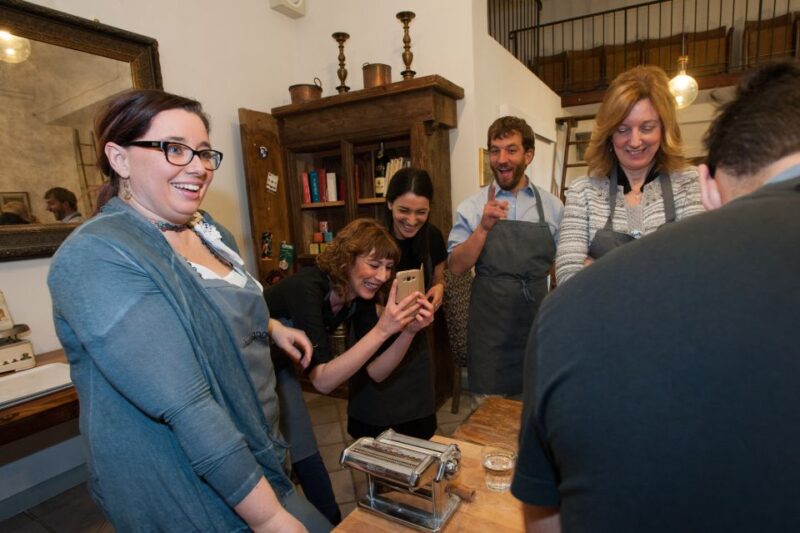 Florence: Authentic Pasta Making Class - Exploring the Oltrarno District