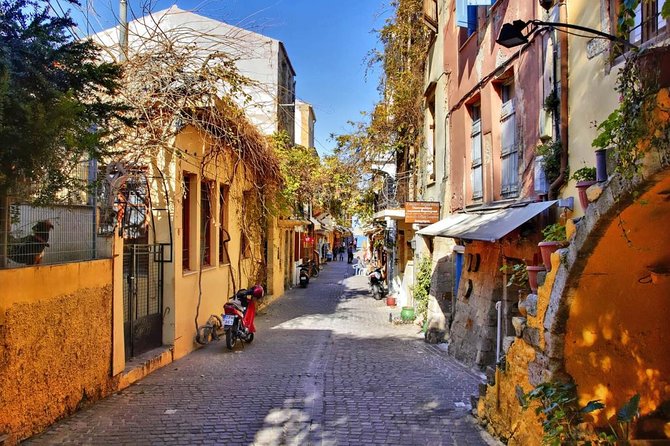 From Heraklion : Full-Day Bus Trip to Chania City , Kournas Lake & Rethymno City - Capturing the Beauty of Western Crete