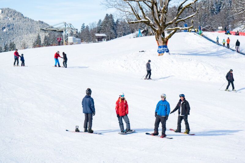 From Interlaken: Grindelwald Beginners Snowboarding Lesson - Participant Restrictions and Requirements