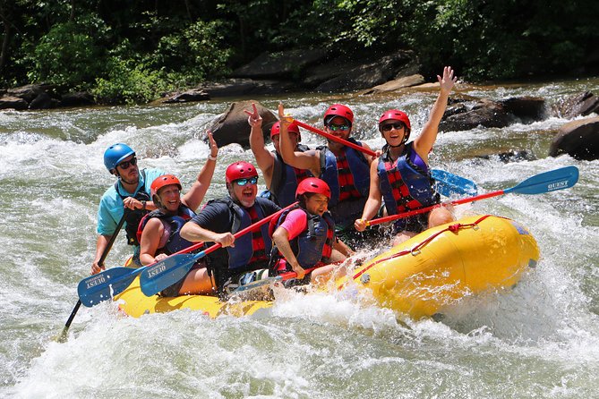 Full Ocoee River Rafting Adventure With a Riverside Lunch - Facilities and Amenities
