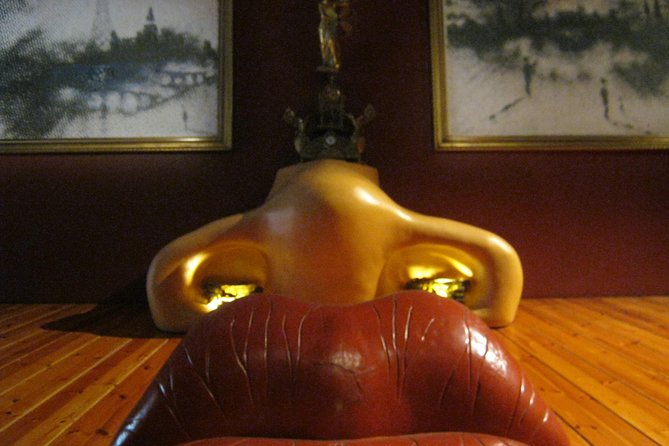 Girona Guided Tour & Dali Museum From Barcelona - The Unique Architecture and Exhibits