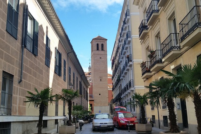 Half-Day Madrid History and Legends Private Walking Tour With Hotel Pick up - Exploring Madrids Historic Landmarks