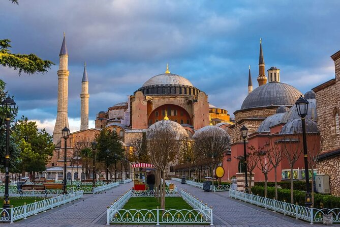 Istanbul Old City Guided Walking Tour Review - Personalized Interactions With Knowledgeable Guides