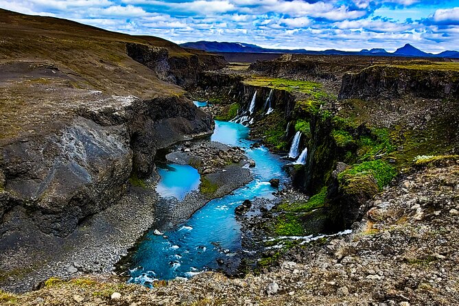Landmannalaugar, Hekla, Sigoldugljufur 4x4 Tour With Hiking - Logistics and Inclusions