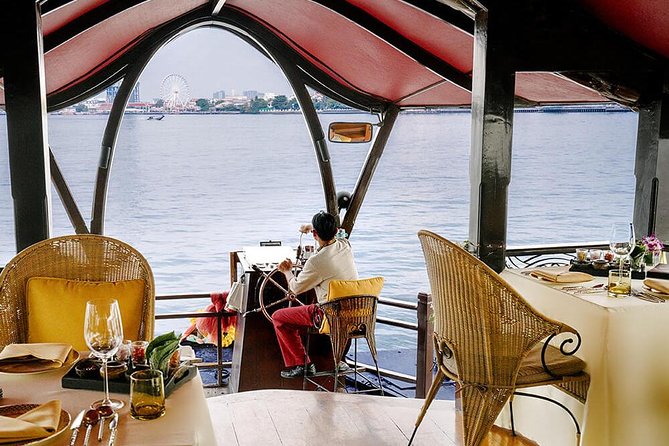 Manohra 5 Star Luxurious Dinner Cruise in Bangkok - The Itinerary: Scenic Landmarks and Relaxed Cruising