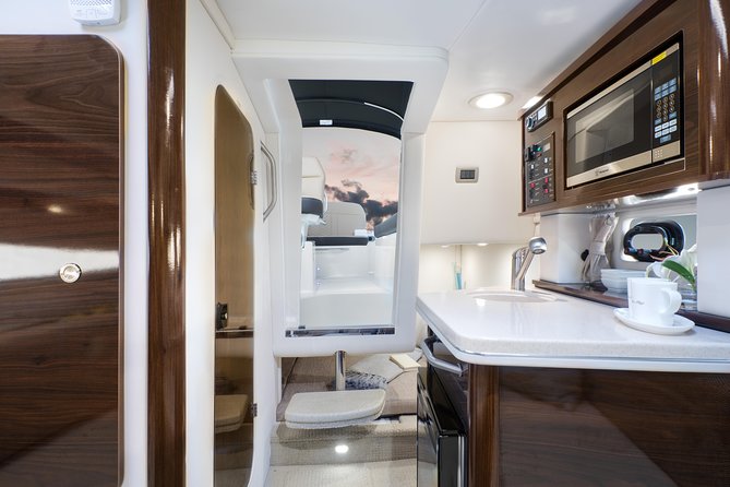 Motor Yacht (2020)Luxury Private Cruise Around Santorini - Customer Feedback and Experiences