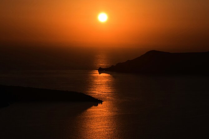 Odyssey of the Secrets of Santorini - A 3-hour Private Tour - Creating Unforgettable Memories