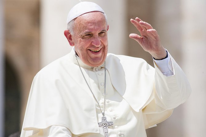 Papal Audience Tickets and Presentation With an Expert Guide - Navigating the Papal Audience Event