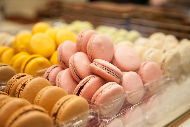 Paris French Sweets Tasting Tour With Pastries and Chocolates - Participant Experiences and Reviews