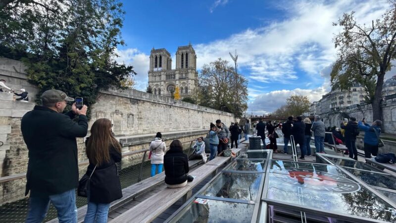 Paris: Illuminations River Cruise With Audio Commentary - Experiencing the City of Light by Night