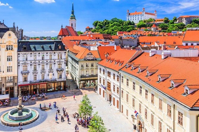 Prague-Budapest One-Way Sightseeing Day Tour - Itinerary: Traditional Czech Lunch in Bratislava