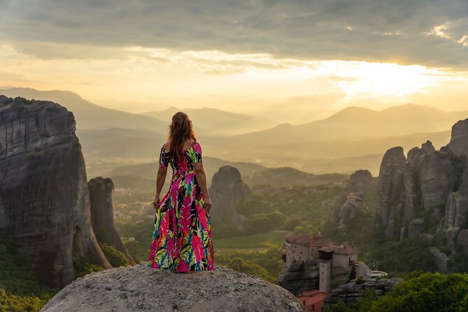 Private Meteora Photo Shoot With a Professional Photographer - Glowing Reviews From Satisfied Clients
