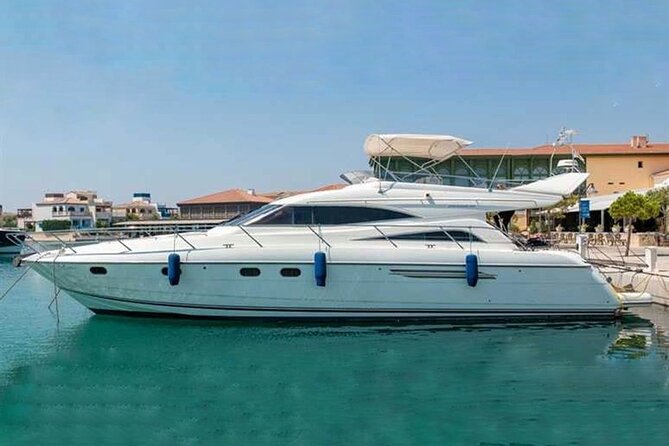Private Yacht for Surprise Events / Birthday, Proposal, Anniversary, Party Etc - Meeting Locations and Accessibility