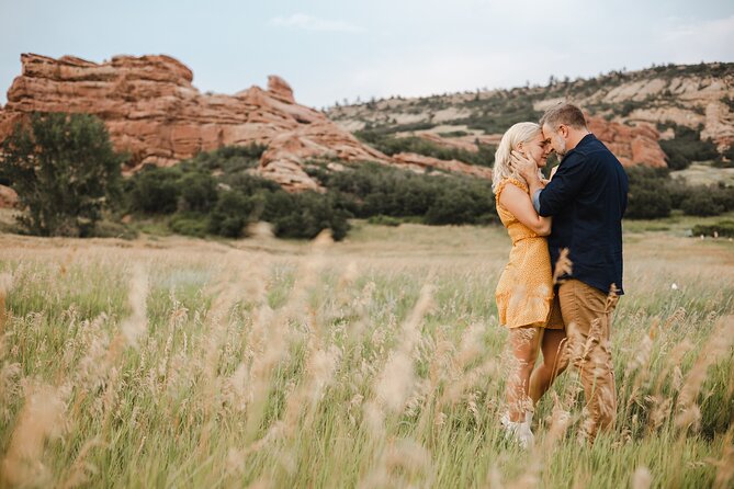 Scenic Photoshoot in Denvers Foothills - Personalized Touches