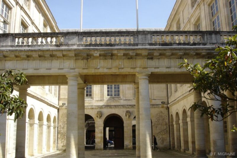 The Opulence of La Rochelle Merchants in the 18th Century - Viewing the Worlds Tallest Tower