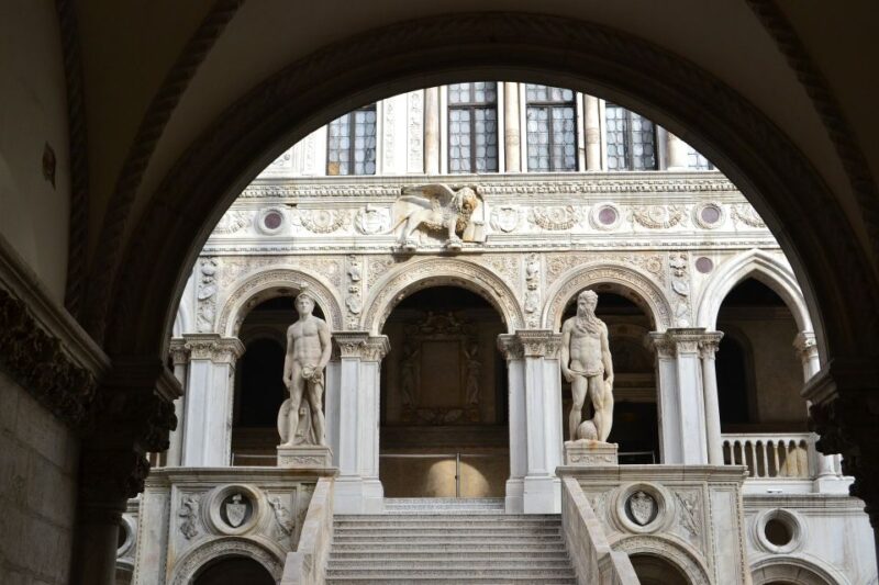 Venice: Gondola Ride & Doges Palace Guided Tour - Inclusions and Exclusions