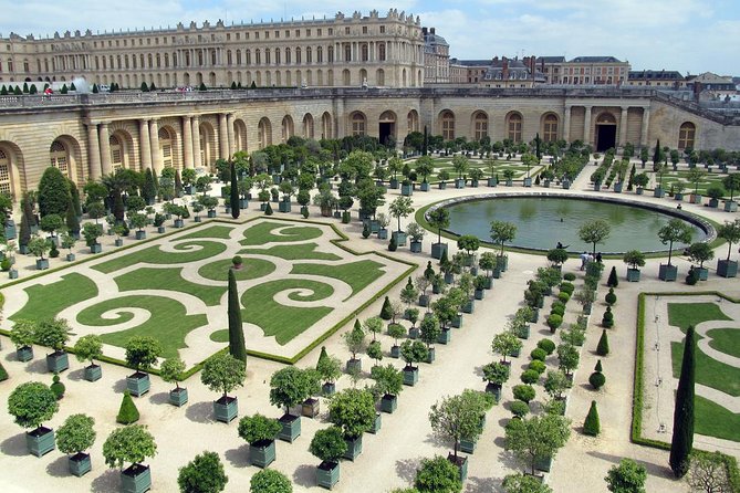 Versailles Private Day Excursion With Palace, Gardens & Trianon - Exploring the Hall of Mirrors at Versailles
