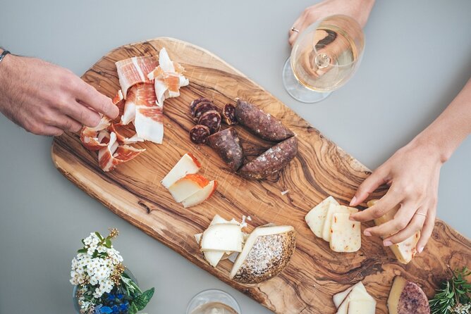 Visit to the Cellar With Wine & Food Tasting Over the Val Dorcia - Savoring the Tuscan Delicacies