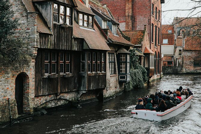 2-Hour Historical Walking Tour in Bruges With Praline Included - The Delightful Chocolate Stop