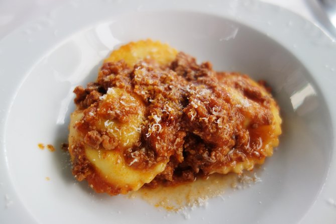 2Italy Lucca Food Tour - The Knowledgeable and Personable Guide