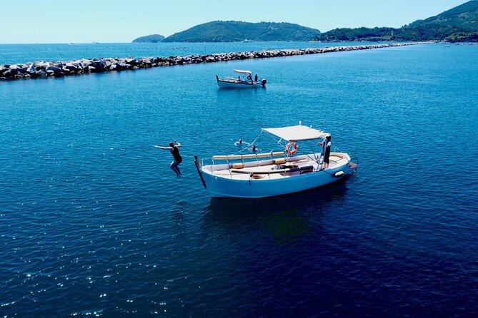 3 Hour One-Way Sunset Boat Tour From Monterosso to La Spezia - Knowledgeable and Personable Crew