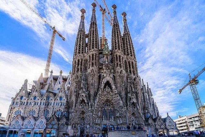 Barcelona Highlights Private Guided Tour - Booking Process and What to Expect