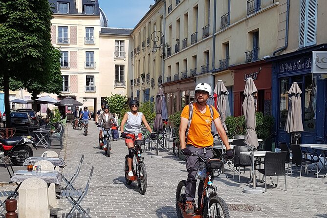 Discover Versailles on Electric 2-Wheelers (Yes to PRM) - Capturing Memorable Moments