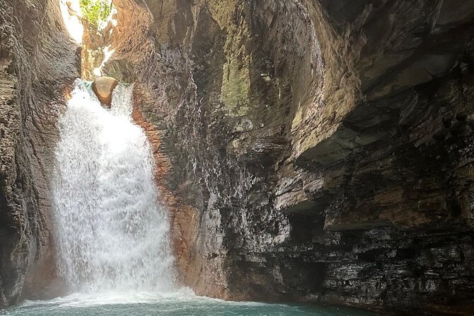 Full-Day Hike to La Leona Waterfall & Tubing Combo - What to Bring and Wear