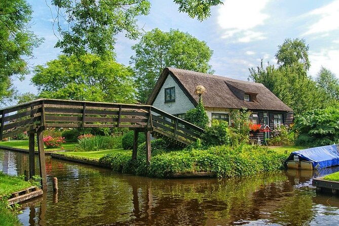 Giethoorn Day Trip From Amsterdam With Cruise and Cheeseplatter - Since You Asked