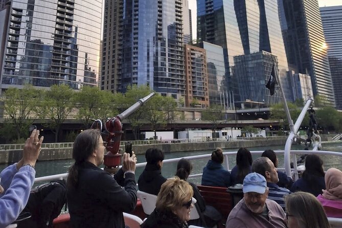 Historical and Architectural Chicago Fireboat River/Lake Cruise - FAQ