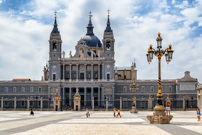 Madrid's History, Bites & Sips – An Intimate Tour Since 2018 - Frequently Asked Questions