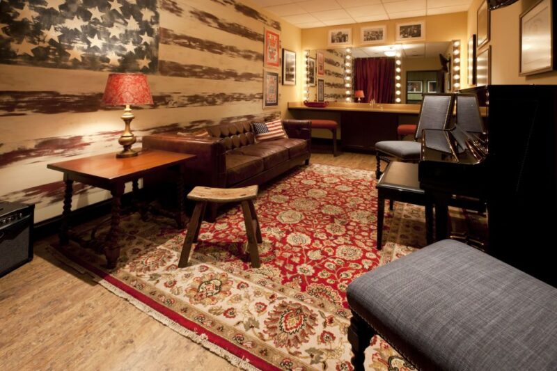 Nashville: Grand Ole Opry Backstage Tour - The Sum Up