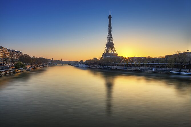Paris Lights Evening Bus Tour With Eiffel Tower Summit Option - Traveler Feedback and Recommendations
