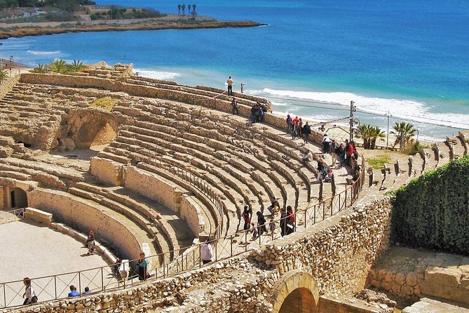 Private Tarragona and Sitges Tour With Hotel Pick-Up From Barcelona - Review Highlights